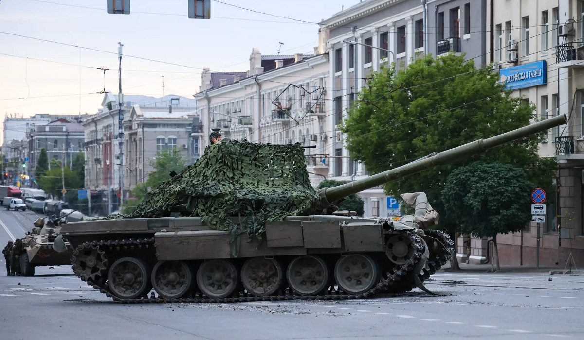 Wagner chief accused of mutiny after group vows to topple Russian ...